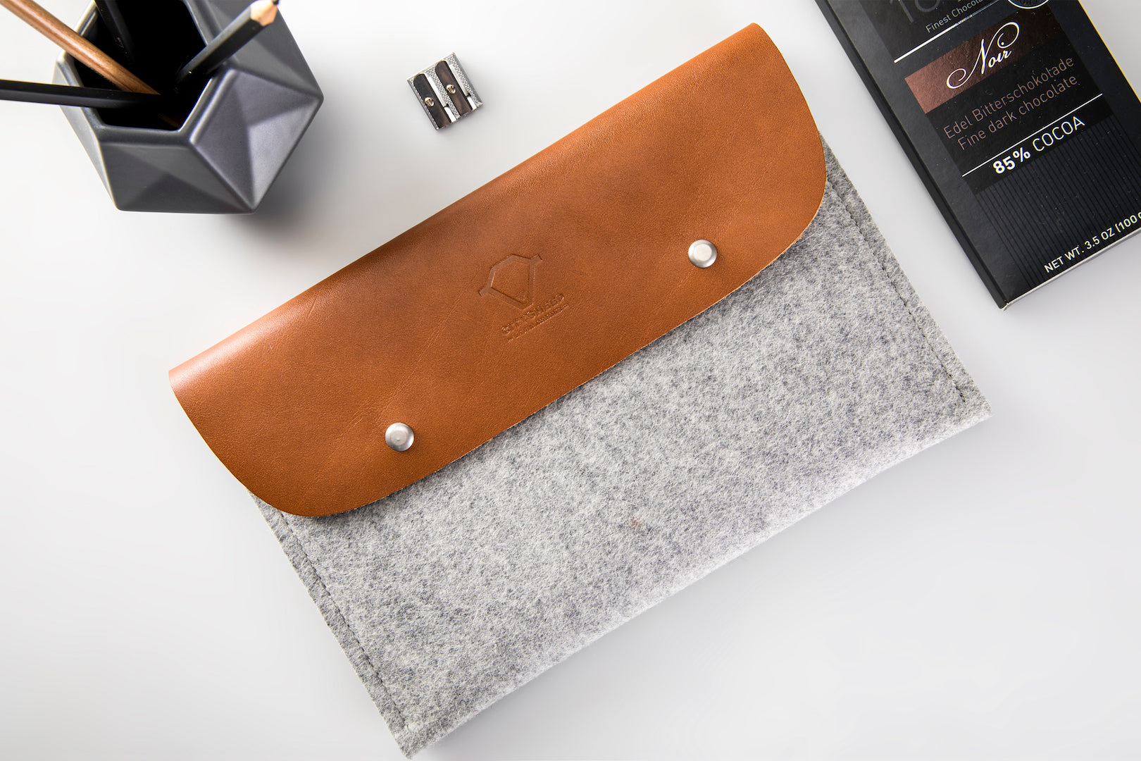 Premium wool felt and leather iPad case CARRY MORE